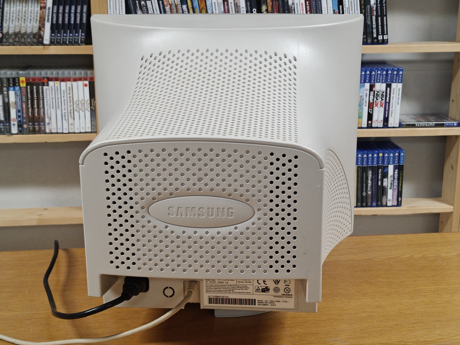 Samsung SyncMaster 753S 17" CRT Monitor - WTS Retro - Køb her