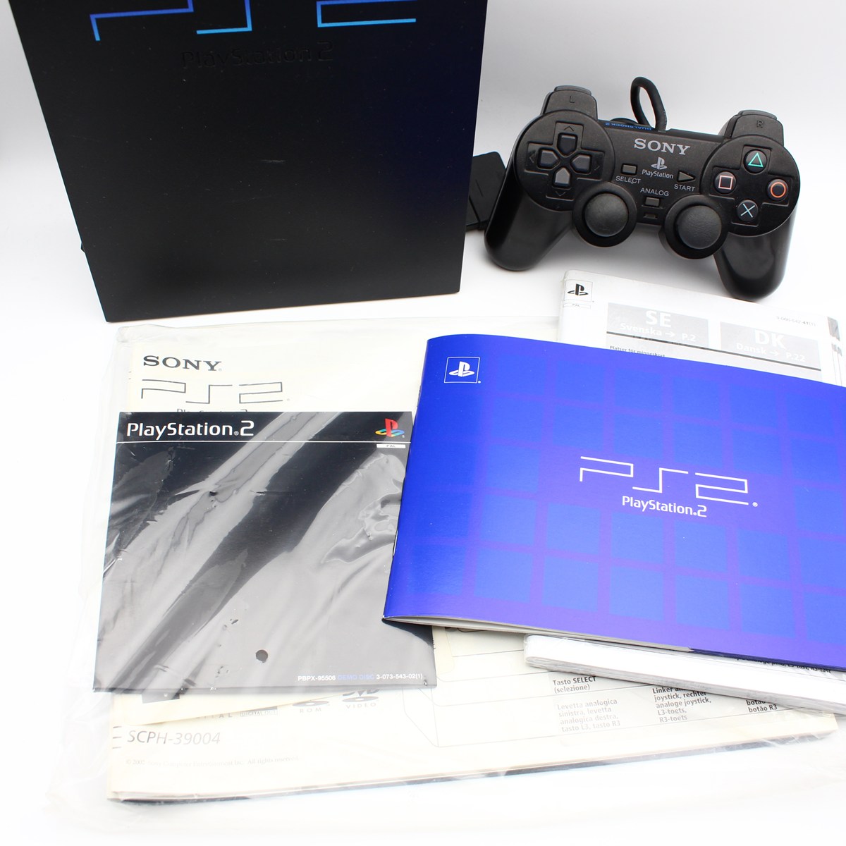 Playstation 2 konsol (FAT - Boxed - SCPH-39004) - WTS Retro - Køb her