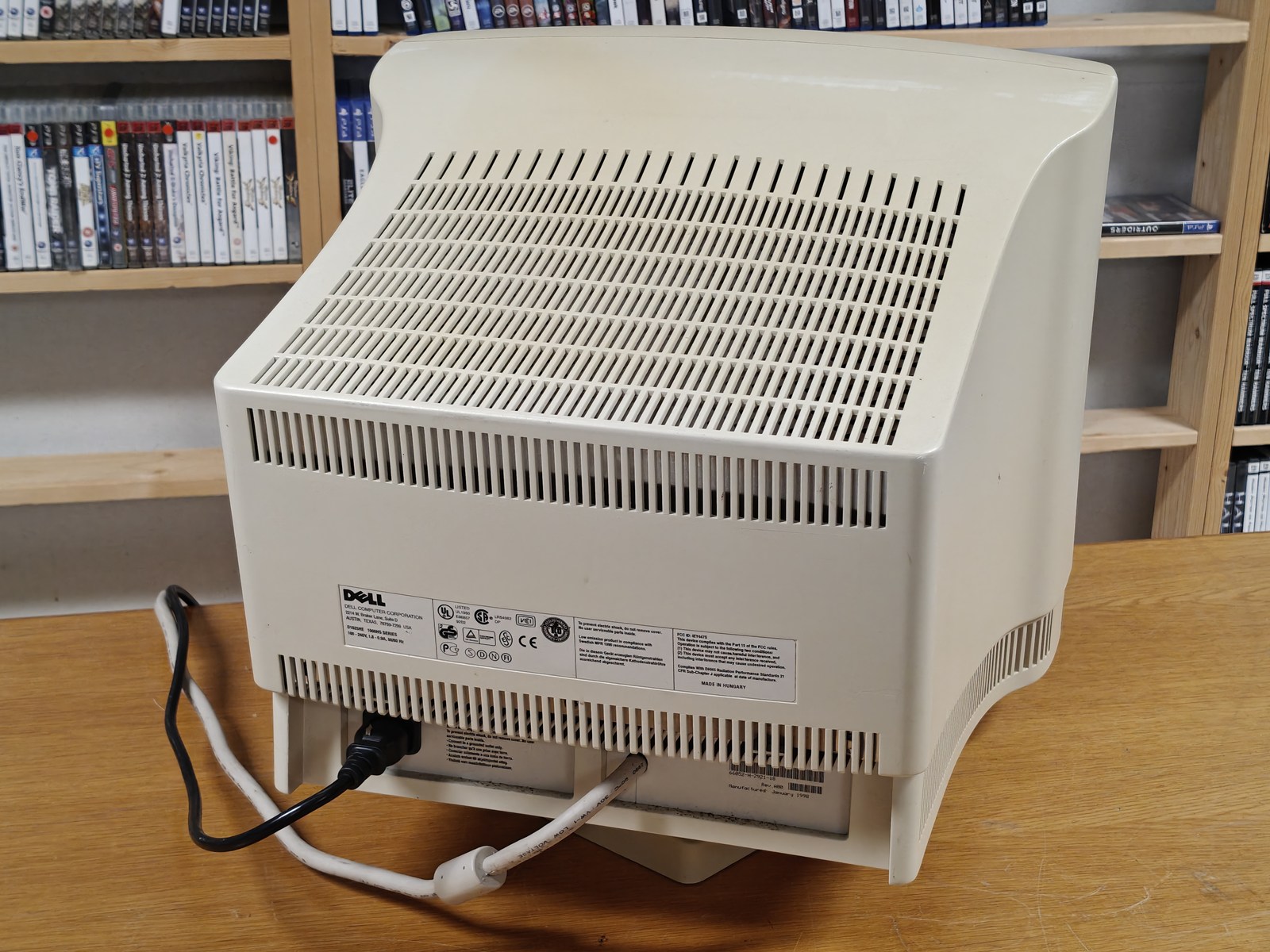Dell D1025HE 17" CRT Monitor - WTS Retro - Køb her