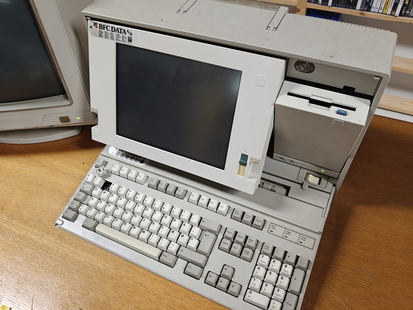 IBM PS/2 Model P70 386 Portable Computer (Delvis defekt) - WTS Retro