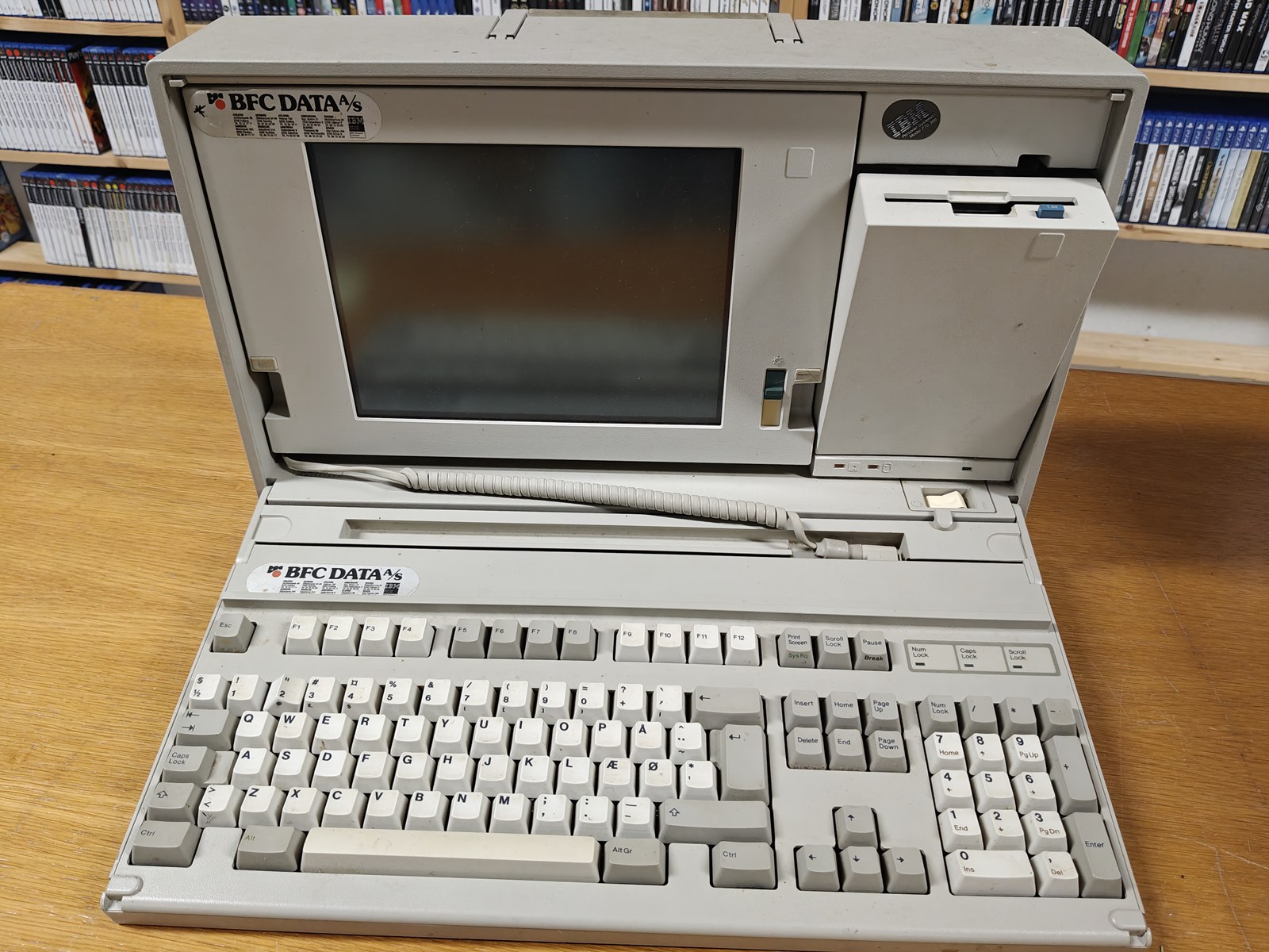 IBM PS/2 Model P70 386 Portable Computer (Delvis defekt) - WTS Retro