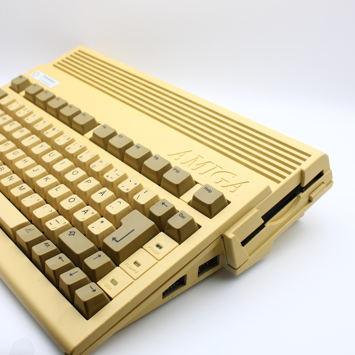 Amiga 600HD med 40MB HDD (Recapped) - WTS Retro - Køb her